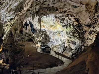 Postojna grotten - Tickets & Tips - Go Slovenië