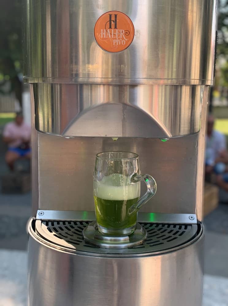Bierfontein in Žalec - Proef groen bier! - Go Slovenië